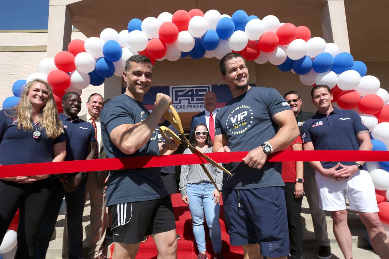 Mark Wahlberg-backed F45 starts trading after a year of sharp declines ...
