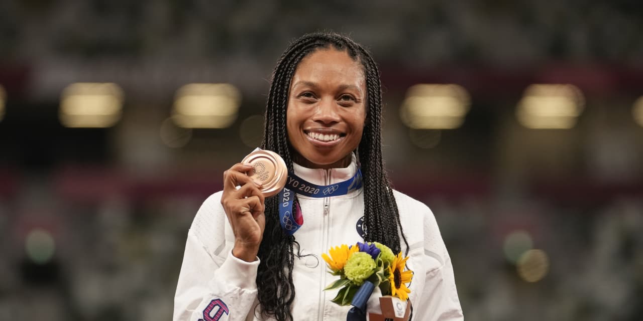 Allyson Felix Wins Her 10th Medal Setting An Olympic Record Of Most