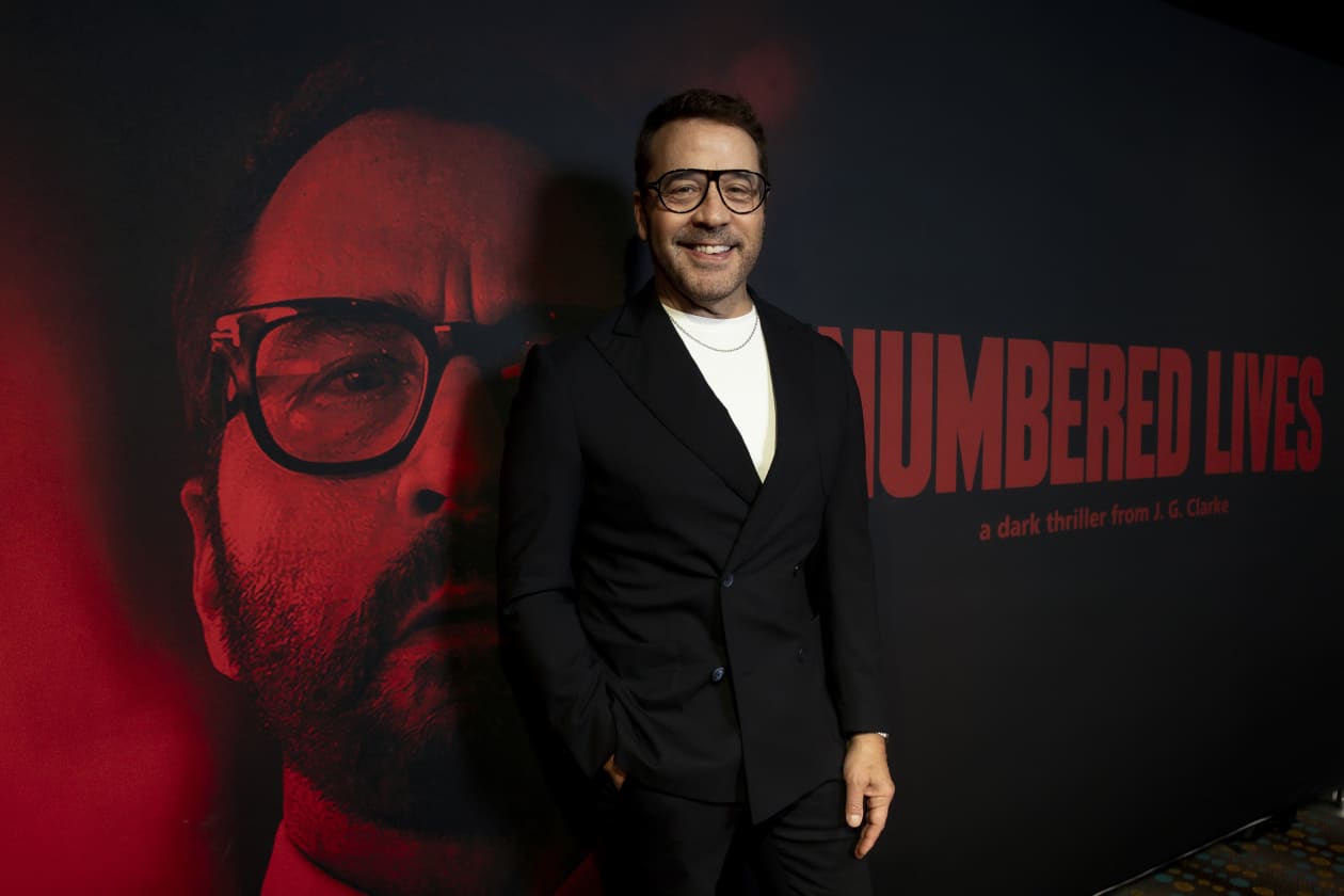 ‘Entourage’ star Jeremy Piven sells modern private retreat in L.A. for ...