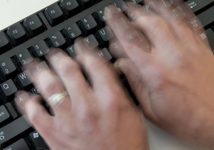 Disgruntled HR executive faces up to 15 years, deleted 17,000 resumes ...