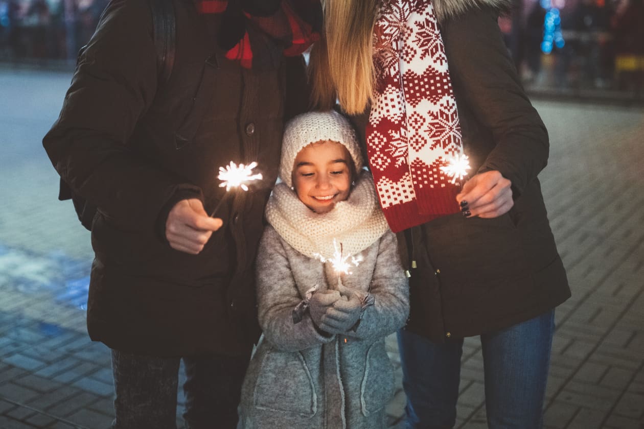 5 charming, scenic small towns that celebrate the holidays with old ...