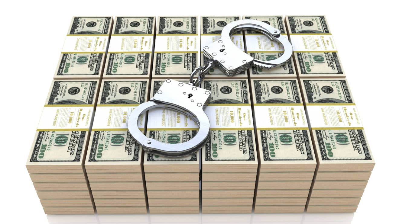 Bank robbers stole $600K after kidnapping branch workers they followed ...