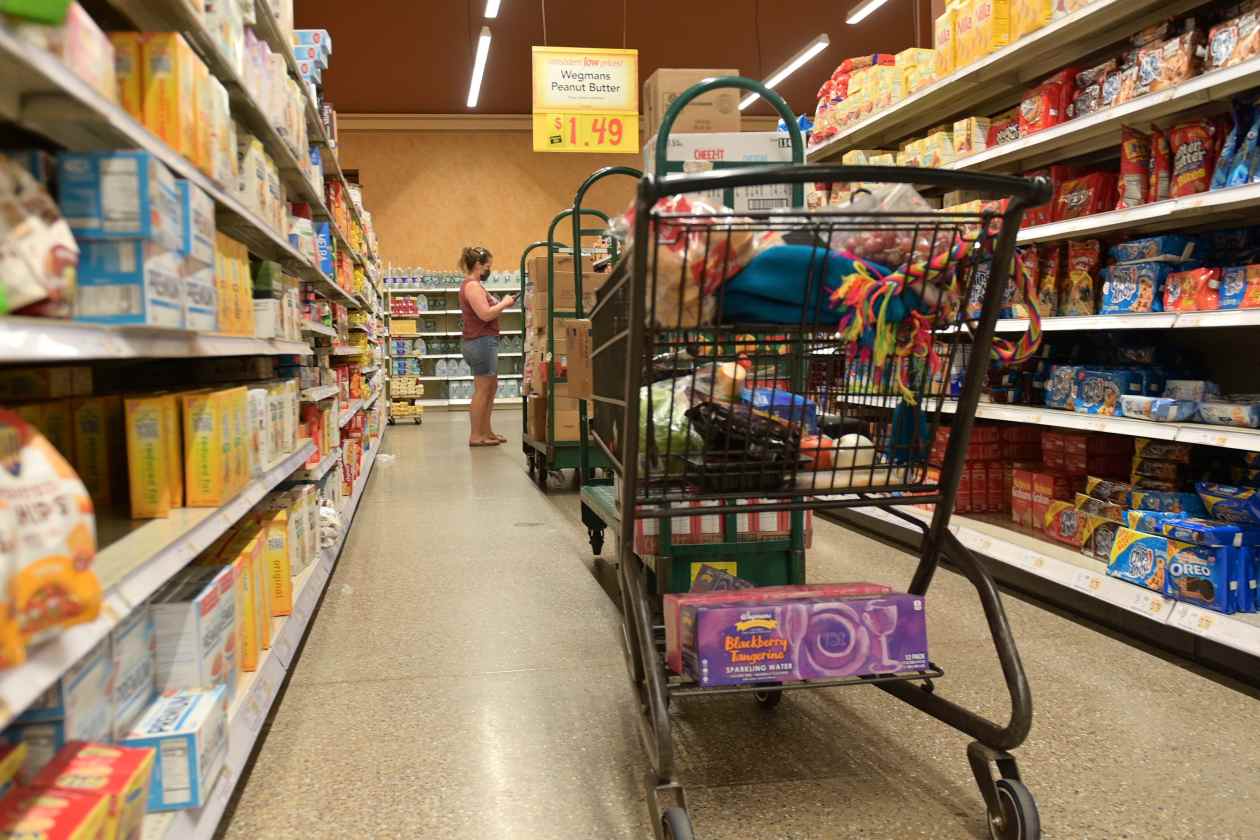 Lower-income consumers will start tightening their belts by trading ...