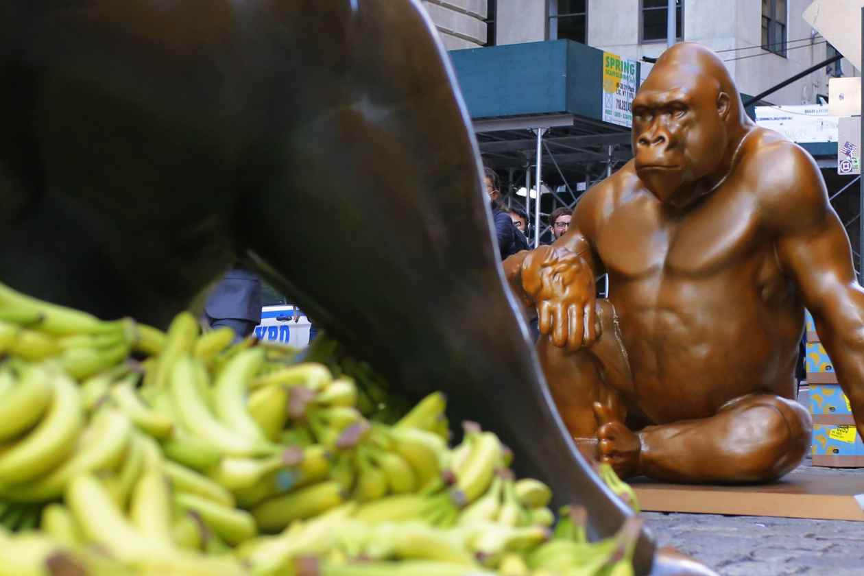 A Harambe gorilla statue is staring down Wall Street’s Charging Bull ...