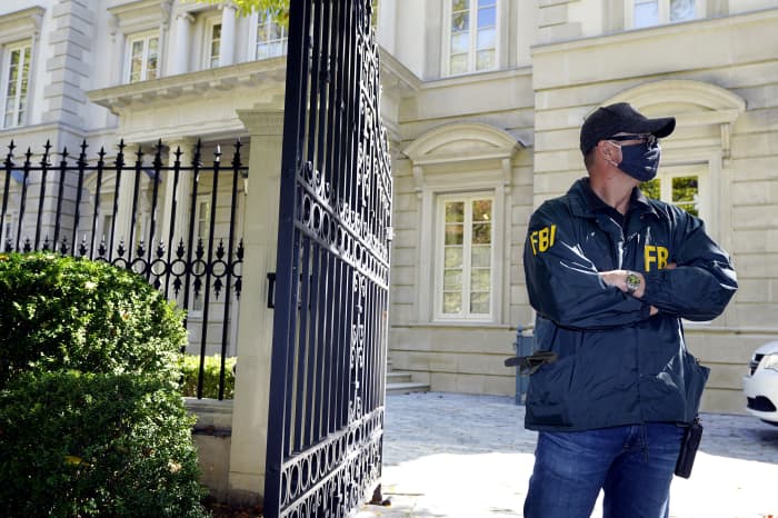 Fbi Raids Washington D C Mansion Of Putin Aligned Oligarch Deripaska