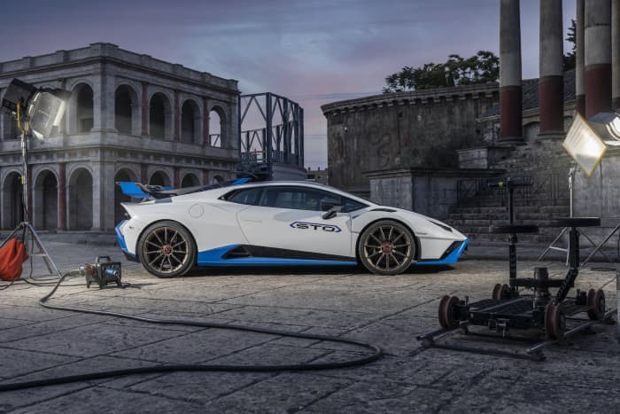 The Lamborghini Huracán STO is powerful, exotic, and breathtakingly ...
