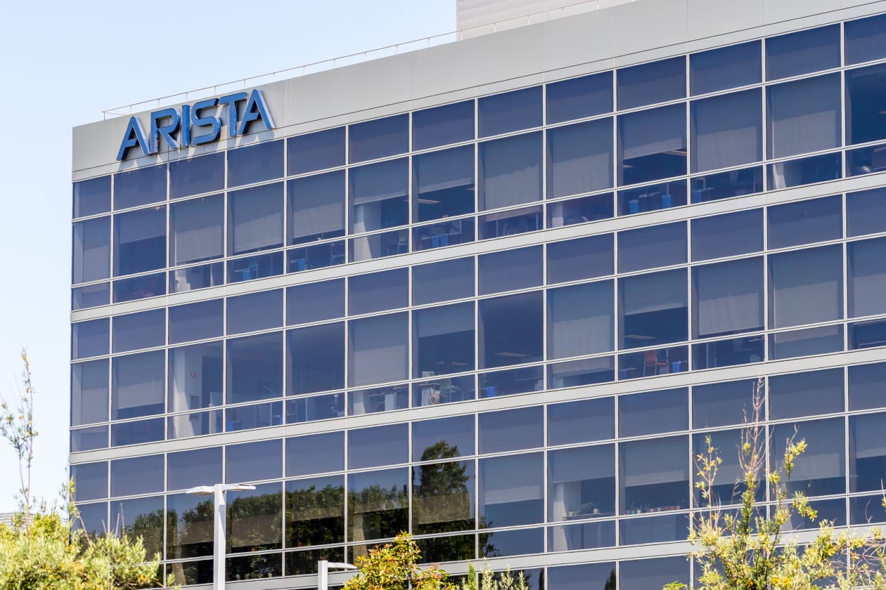 Arista Networks stock falls as ‘cloud titan’ demand from Microsoft ...