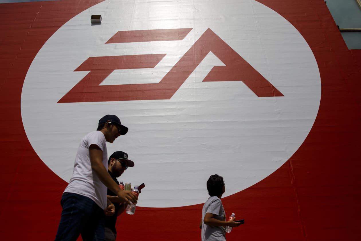 EA splits chief technology officer role as Ken Moss heads for the doors ...