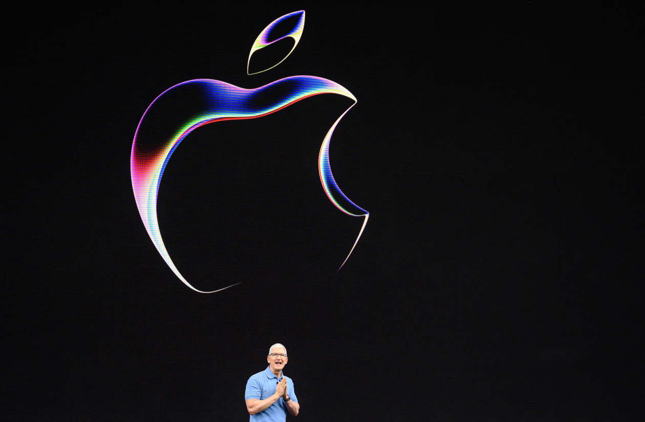 Apple’s WWDC is on deck. Here are 5 things to expect as AI comes into ...