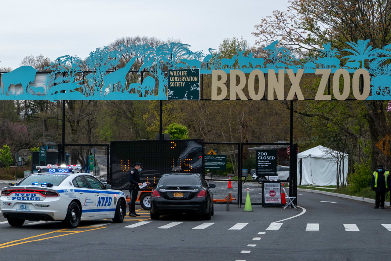 Bronx Zoo Entrance