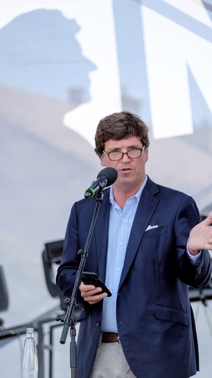 Two noted conservative commentators leave Fox News fold over Tucker ...