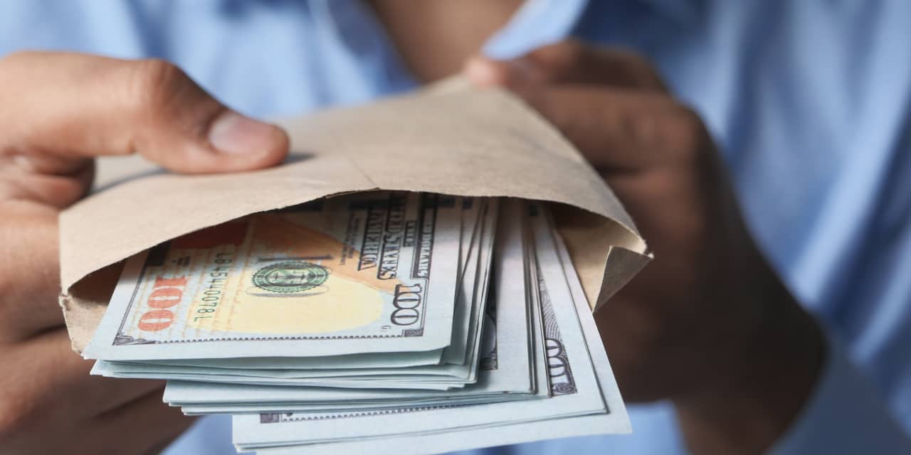 Robinhood rolls out same-day cash delivery to your door so you don’t ...