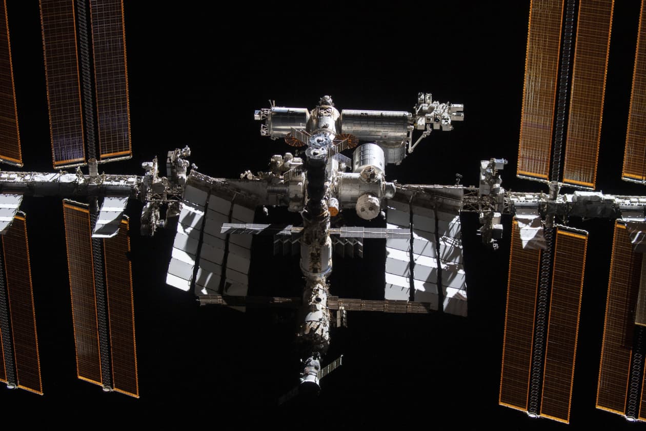 Elon Musk’s SpaceX wins NASA contract to bring International Space ...