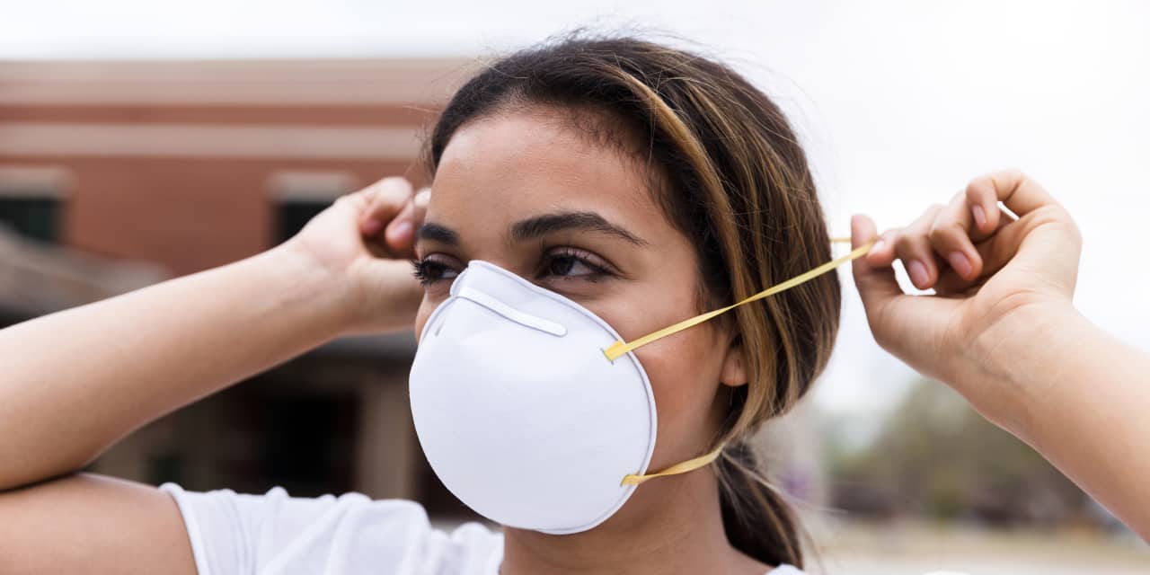 Free N95 masks roll out at pharmacies including CVS and Walgreens this ...