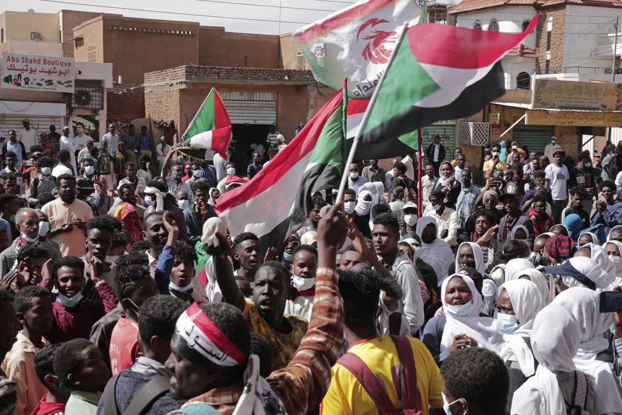 Special-forces troops swiftly evacuate U.S. Embassy staff from Sudan ...