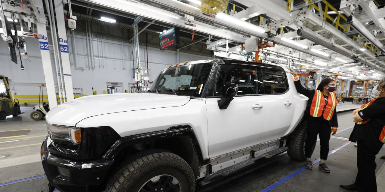 Final Markit U.S. manufacturing PMI revised slightly lower in December ...