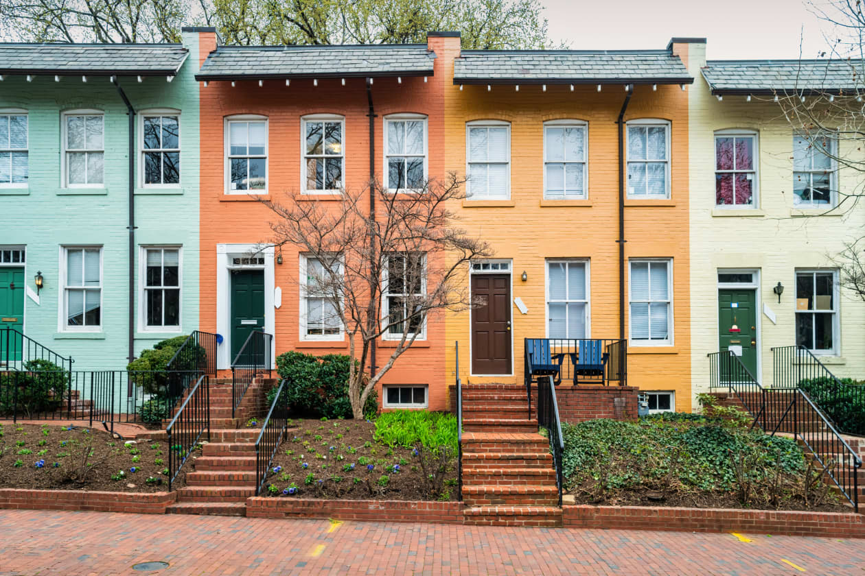 Mortgage rates fall to a 15-month low. Here’s how much money you need ...