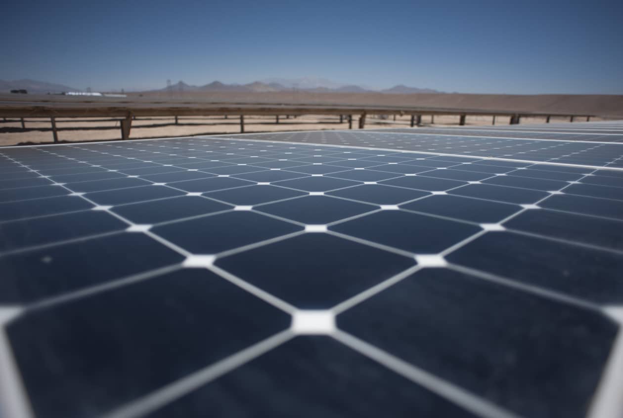 SunPower stock falls after solar power company files for bankruptcy ...