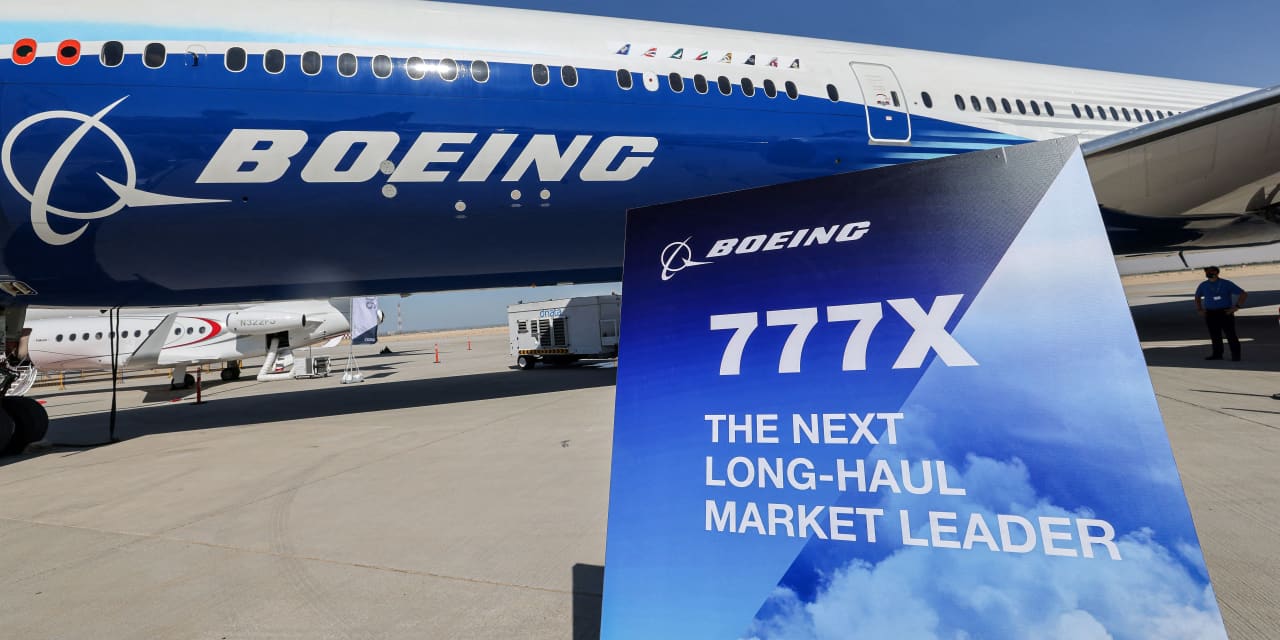 Boeing strikes deal with Qatar Airways for purchase of 777X freighter ...