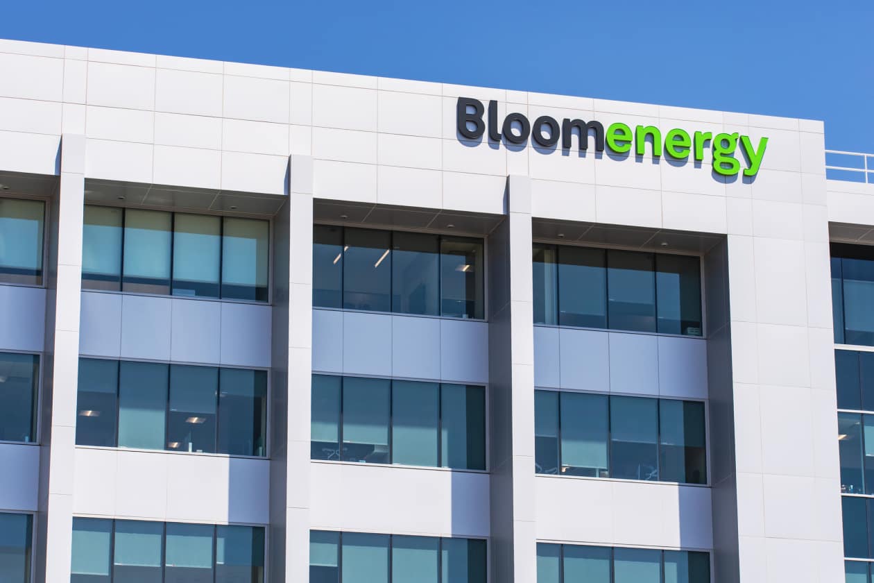 Bloom Energy’s stock is surging — and could ride Oracle’s growth to ...