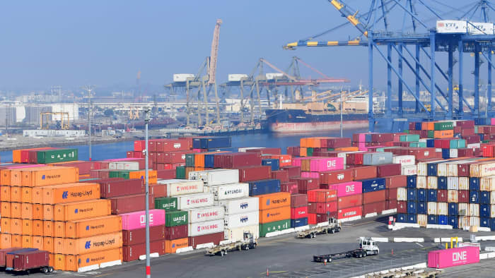 America’s biggest ports handled a record 50.5 million shipping ...