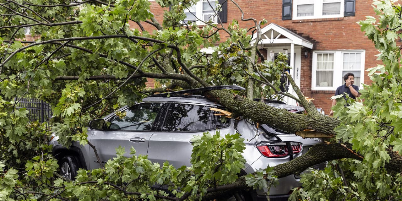 Debby’s aftermath leaves thousands without power; flood warnings remain ...