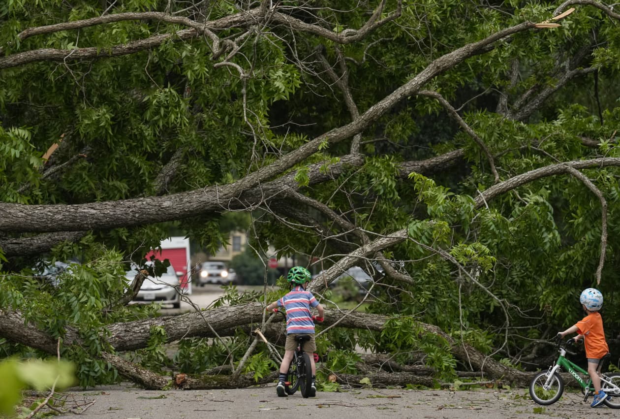 Power restored to most of those affected by deadly Houston storm ...