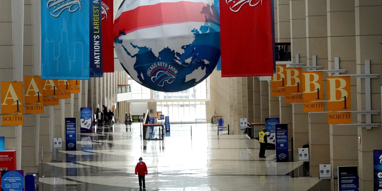 Chicago economy slows in February as business barometer falls to 18 ...