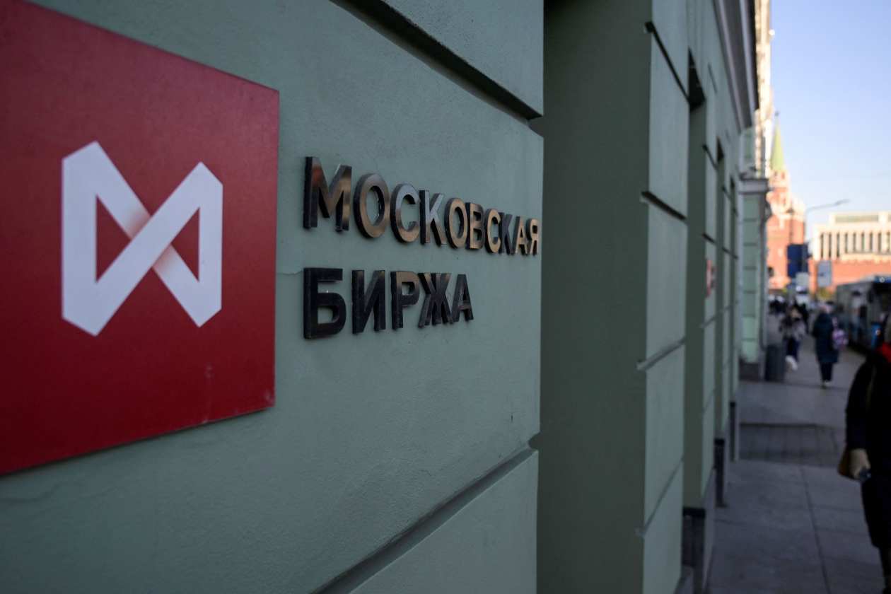 Stock market in Russia set to reopen for first time since Ukraine ...