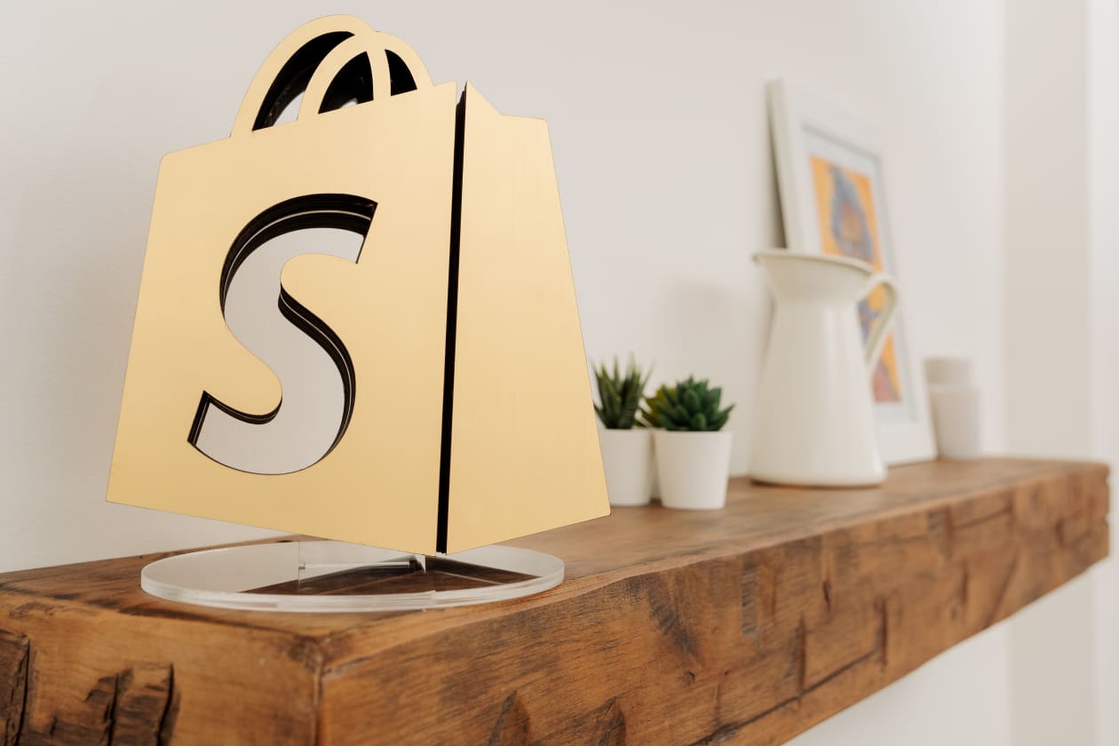 Shopify’s stock tanks after earnings. Here’s what’s spooking Wall ...