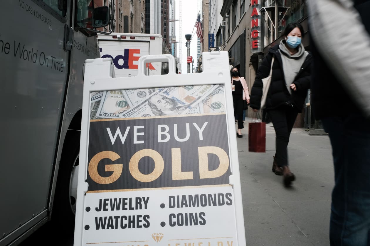 Gold sentiment still hasn’t gotten excessively bearish, and that’s why ...