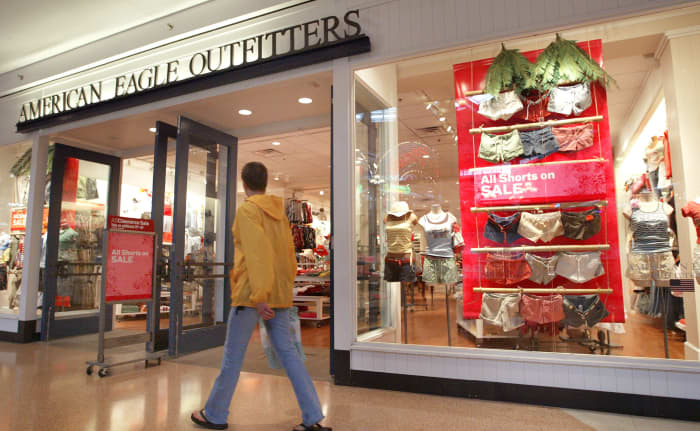 American Eagle Outfitters moves to strengthen capital structure and ...