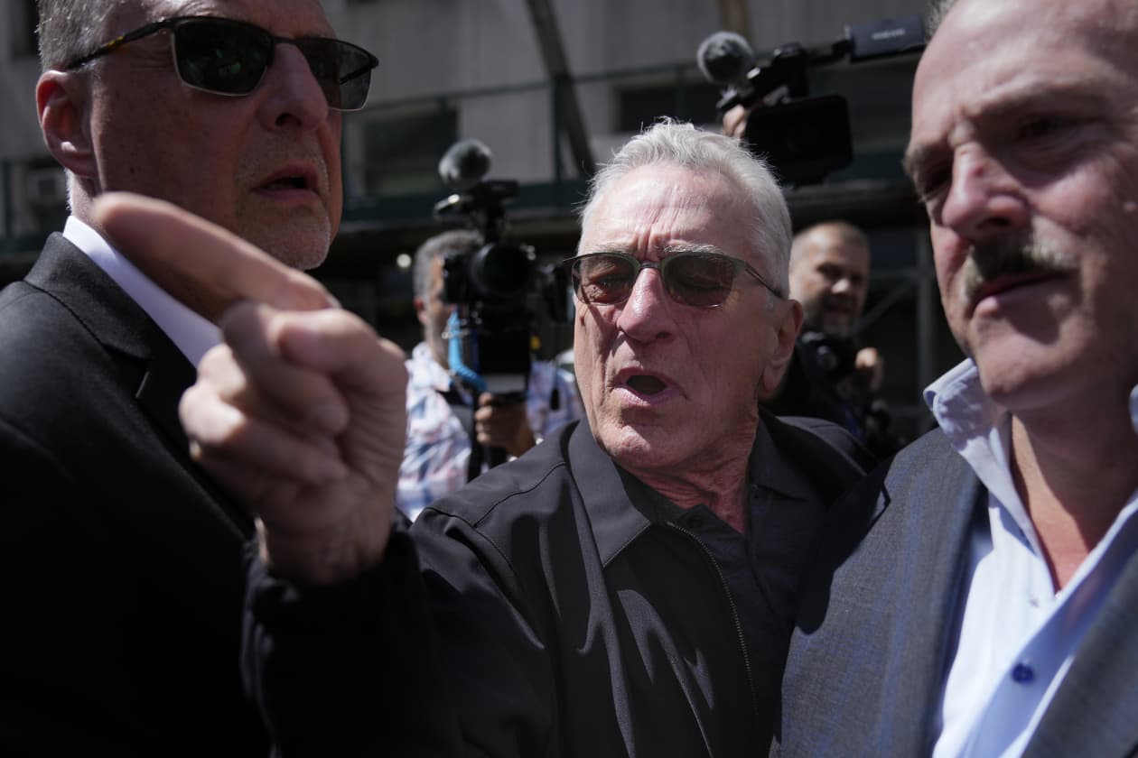 De Niro mocks Trump as Biden campaign sends allies to NYC trial to put ...