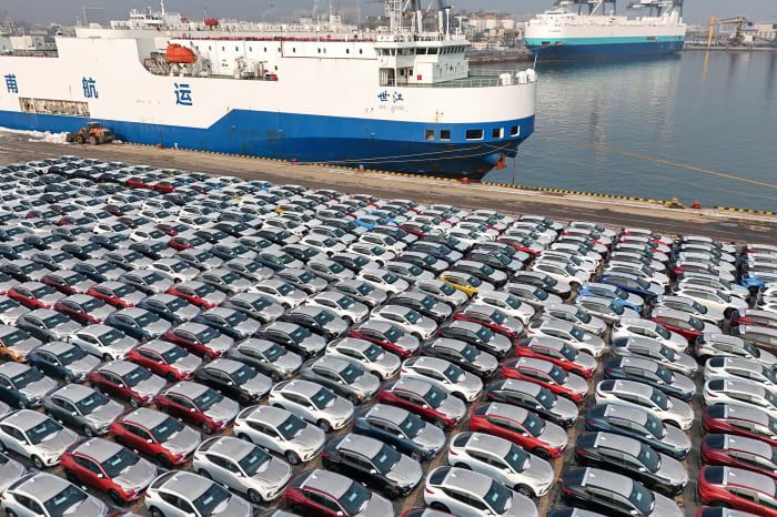 Chinese auto exports rose 64% in 2023, with strong push by EVs ...