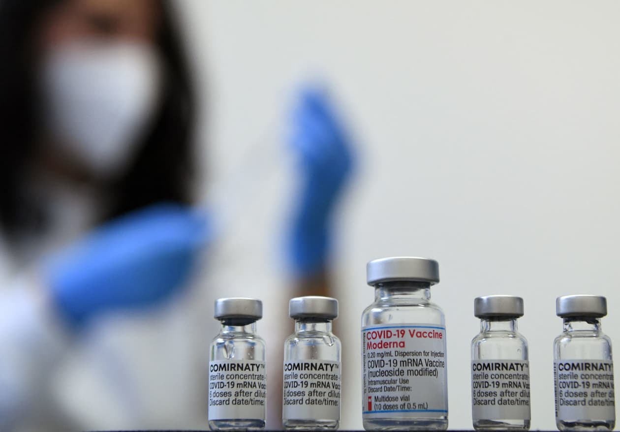 CDC panel backs Moderna vaccine for children aged 6 to 17, and study ...