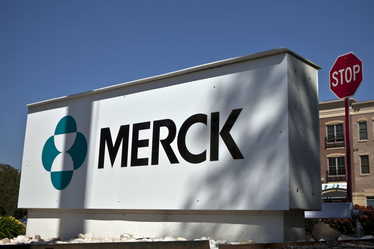Merck says blockbuster cancer drug met main goals in trial of new under ...