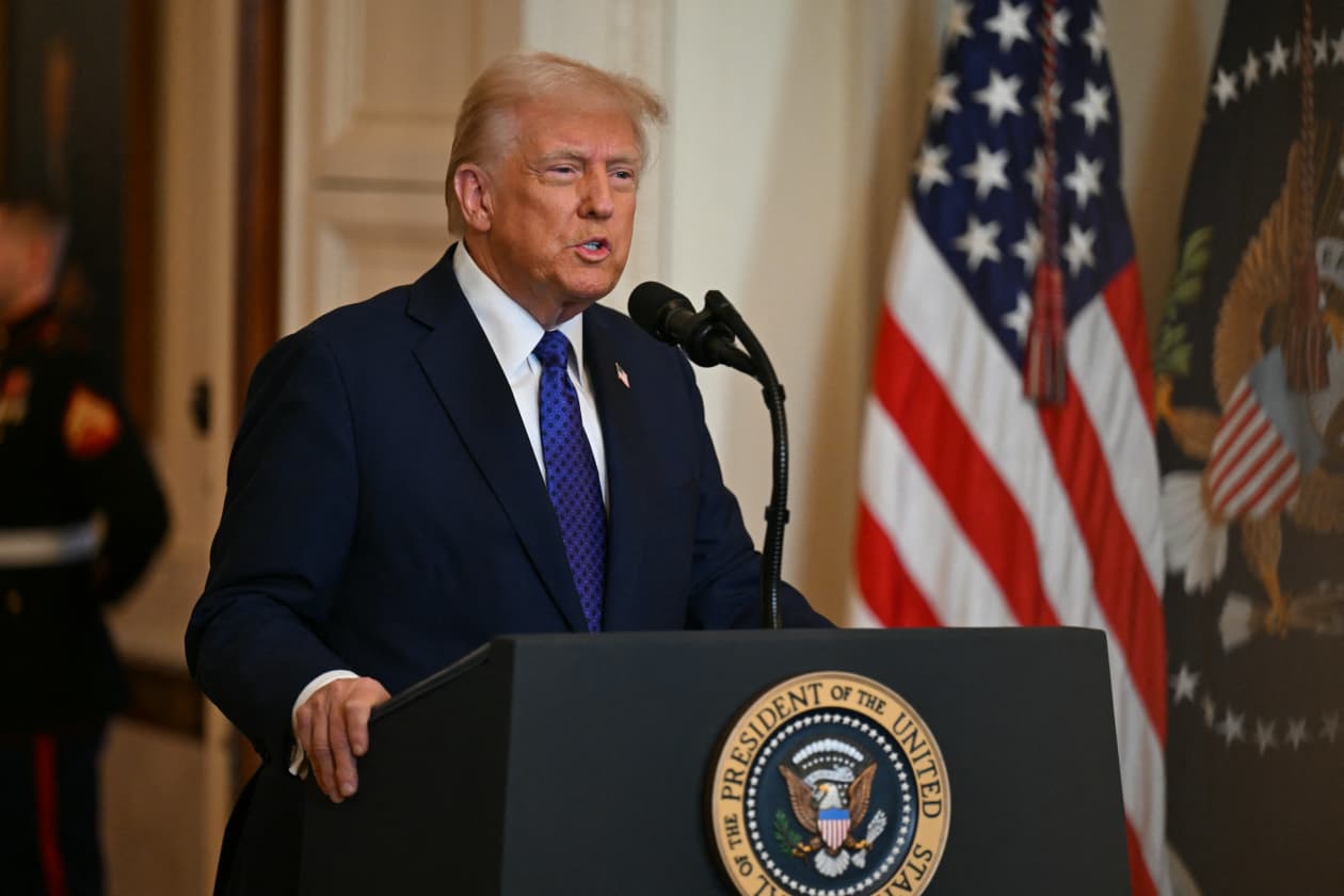 White House revokes memo freezing federal aid. Trump will try to block ...