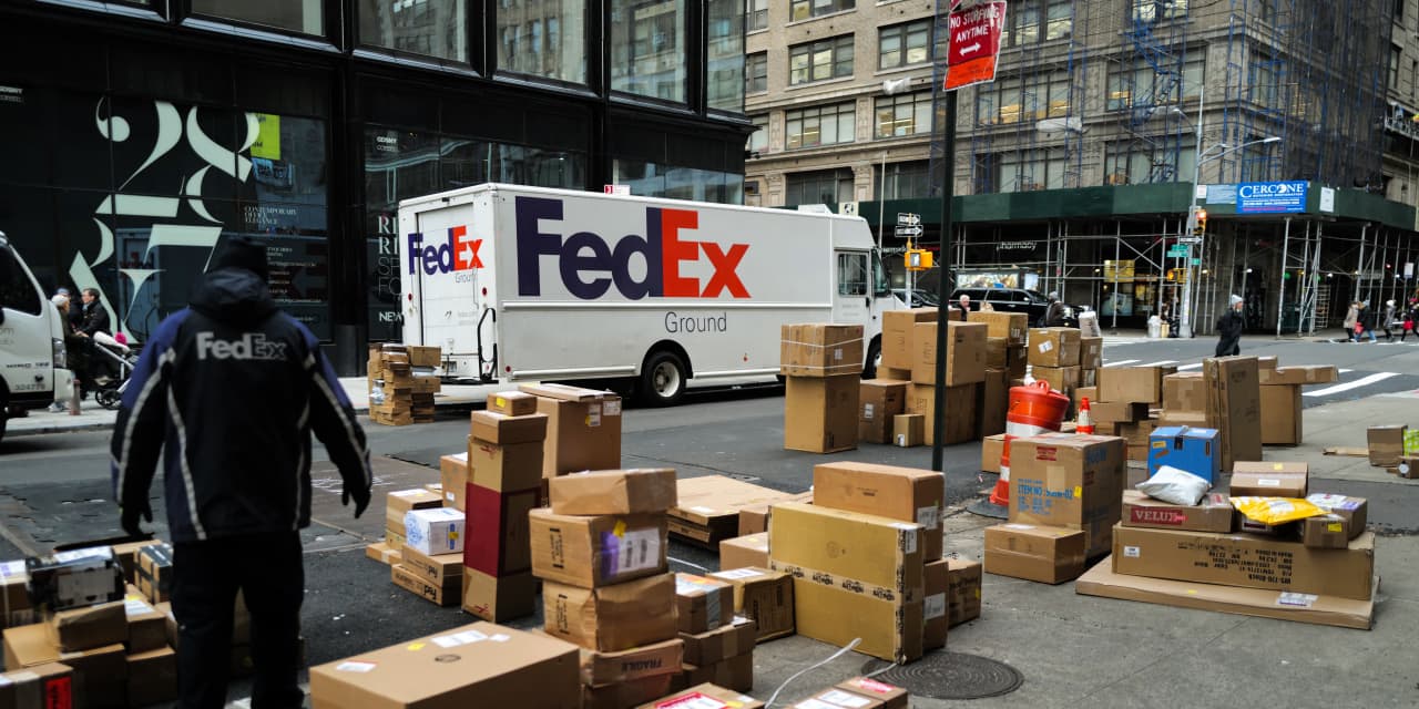 FedEx laying off up to 2,000 workers in Europe to save $175 million a year - MarketWatch