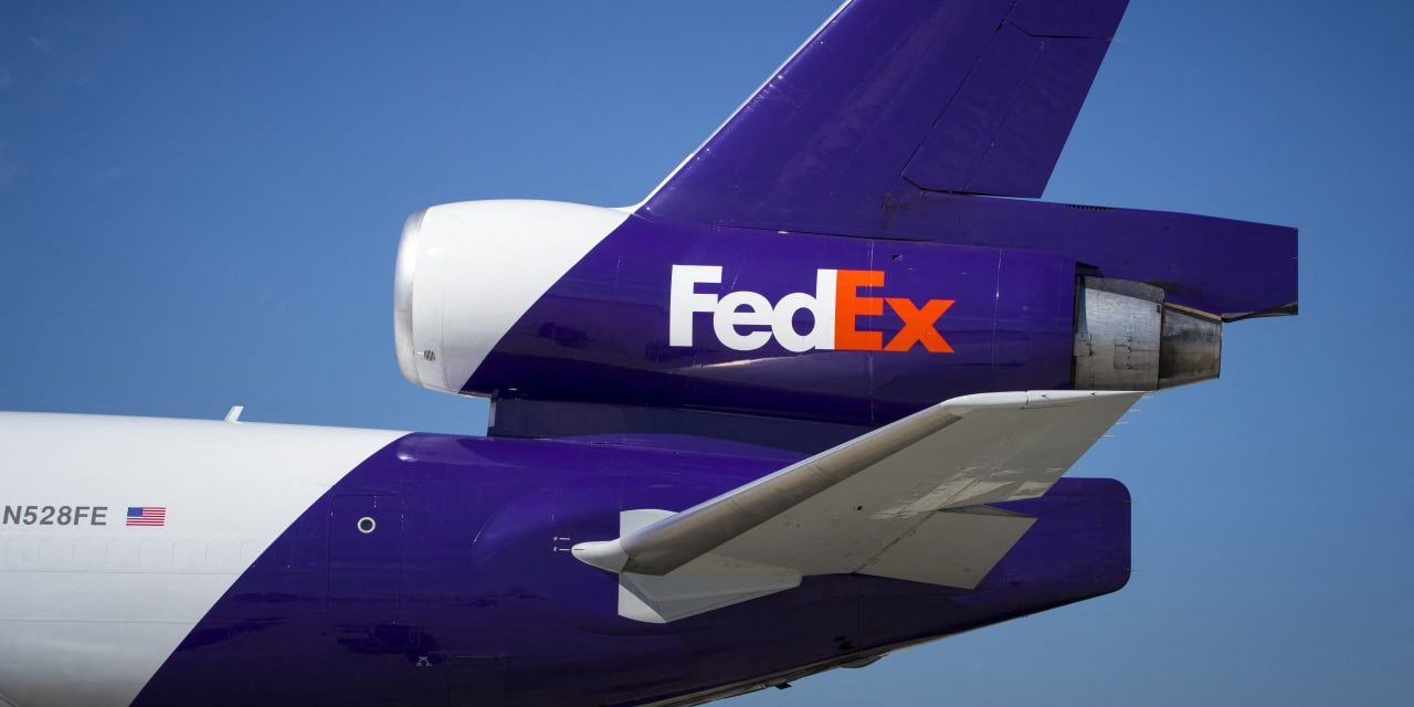 FedEx’s worse-than-feared outlook triggers price-target cuts — and one ...