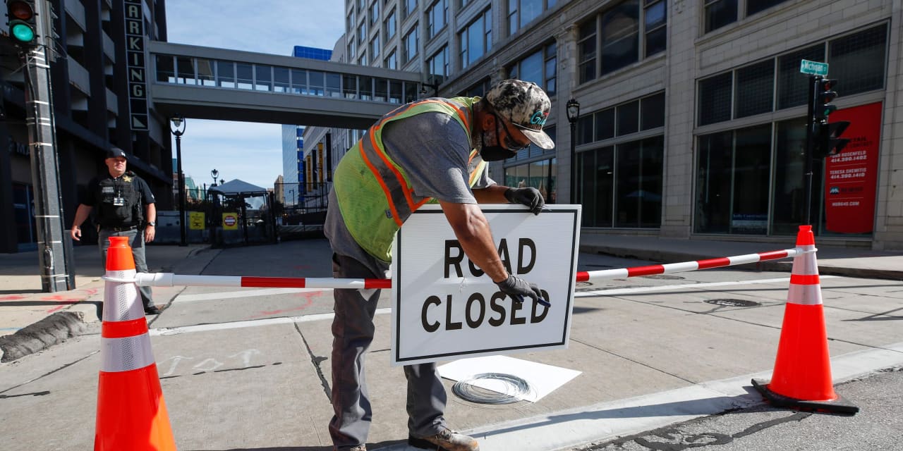 Traders made money ‘selling the rip’ in stocks last year. Why it might ...