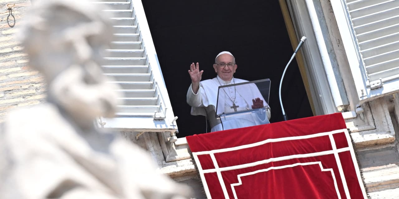 Pope Francis again meets with transgender group sheltering at Rome ...