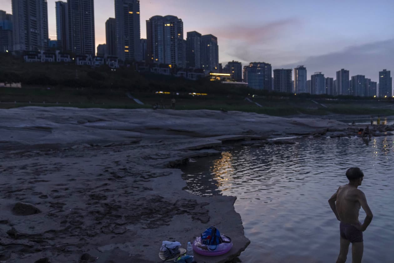 China extends power rationing for factories amid historic drought ...