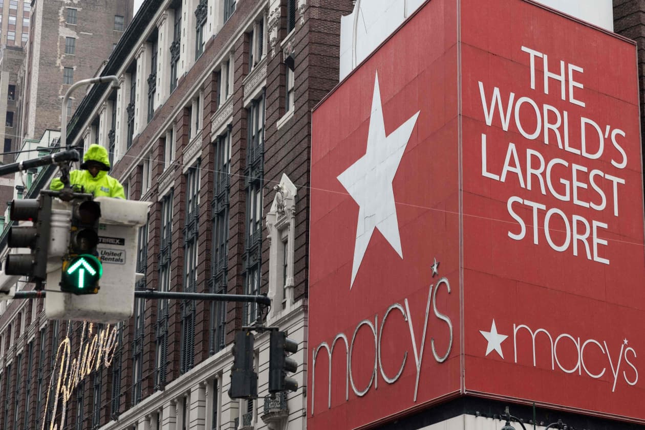 Macy’s stock soars after earnings beat as consumers bought gifts, men’s tailored apparel and ...