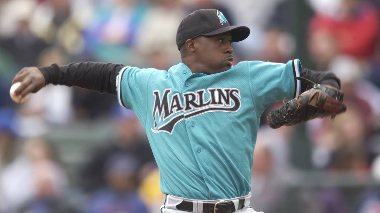 Ex-MLB pitcher and Ohio mayor Chuck Smith sentenced to 33 months in ...