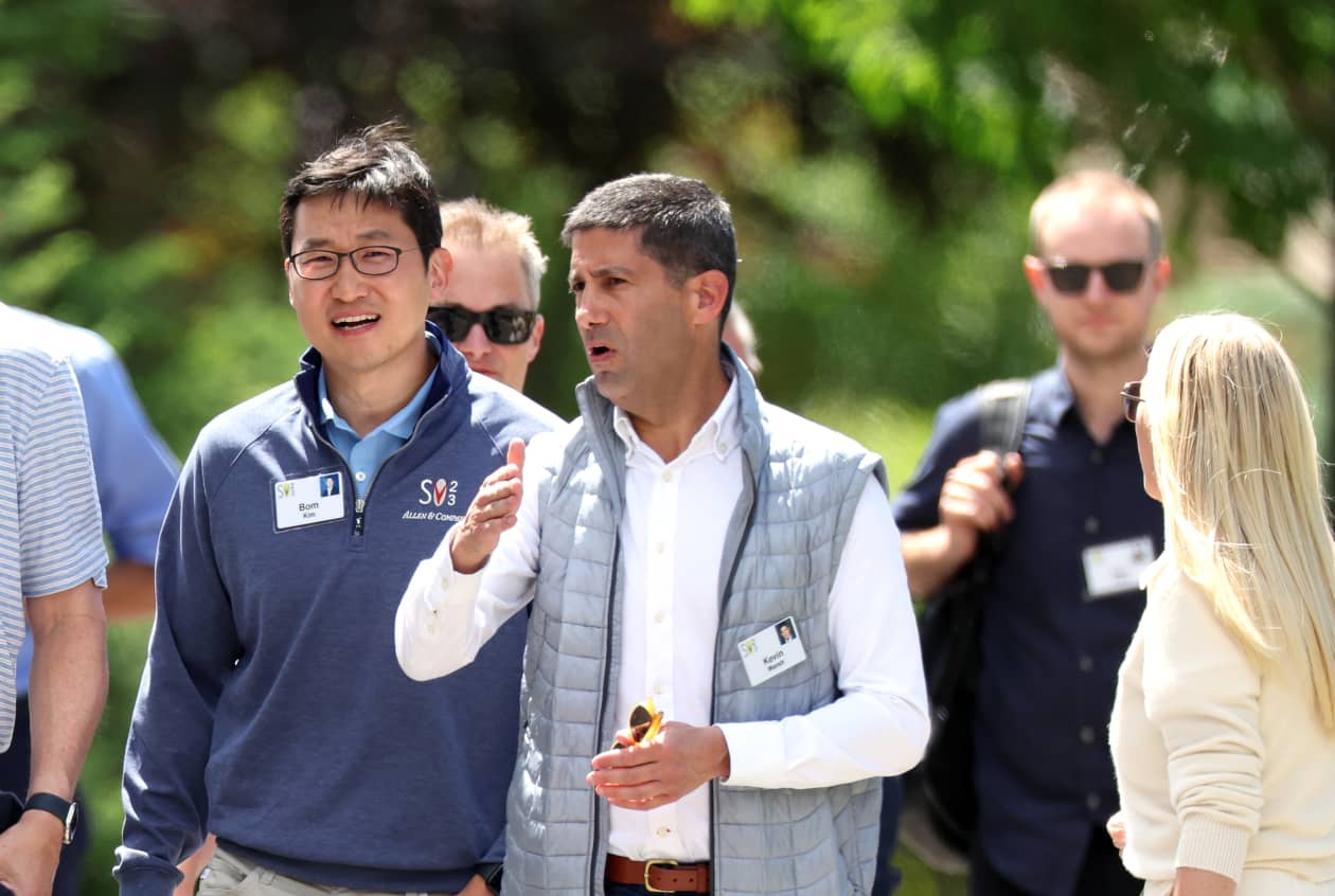 Warsh’s chances of becoming Fed chair jump as Trump suggests he doesn’t ...