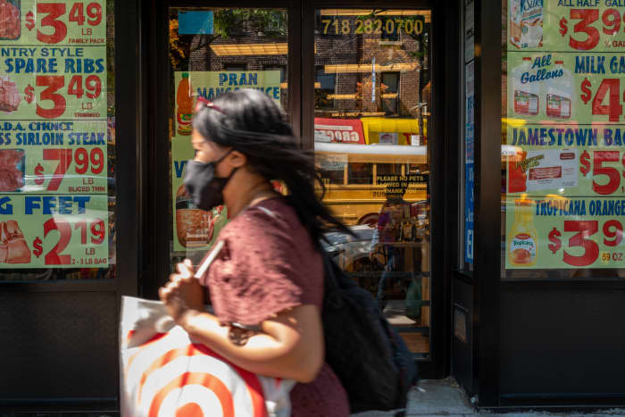 More young, middle-class Americans flock to dollar stores, seeking a ...