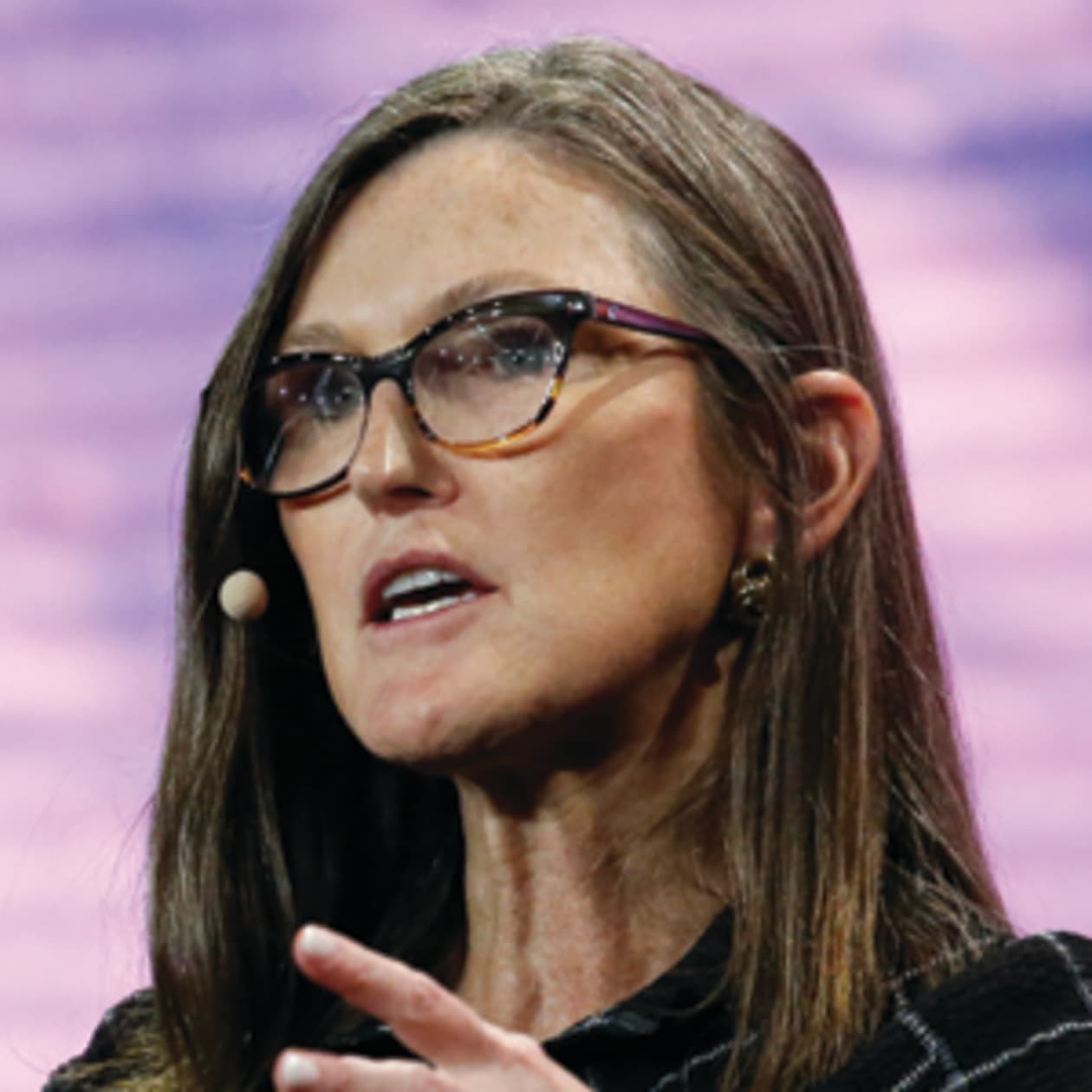 Cathie Wood’s ARK launches venture fund open to individual investors ...