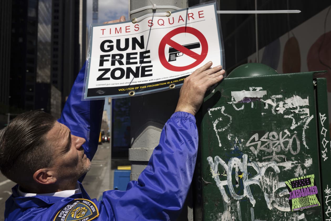 Most Americans say they want to live in a place with strong gun-control ...