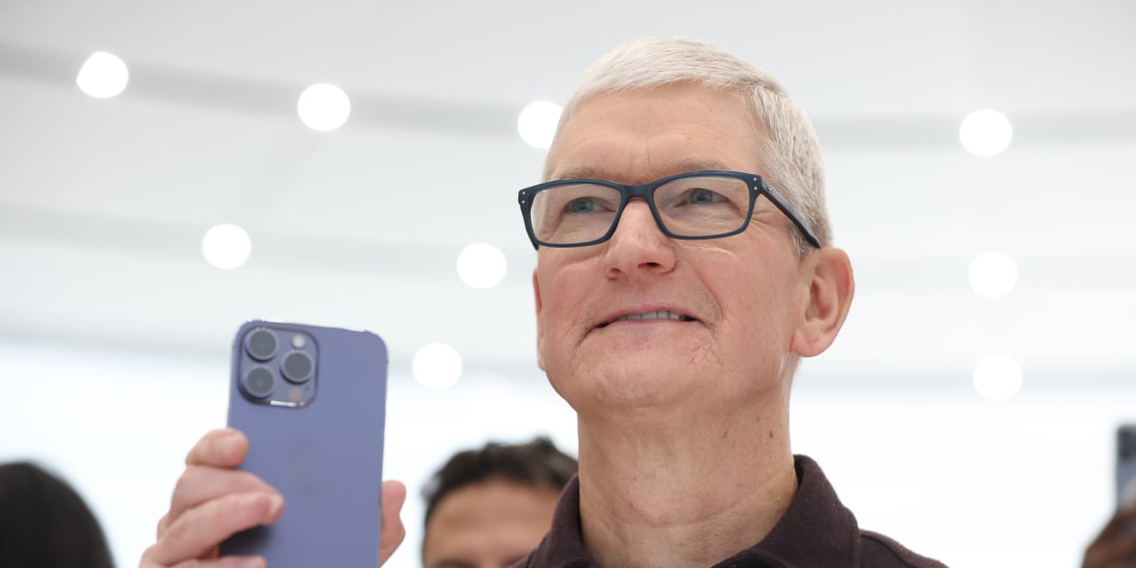 Opinion: Tim Cook didn’t have ‘one more thing,’ so Apple offered ...