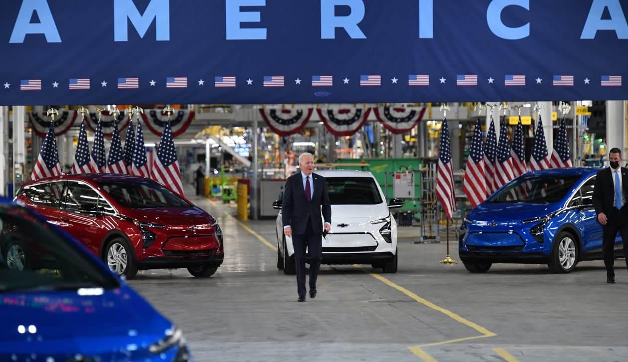 Biden to Detroit Auto Show: First $900 million to fill gaps in EV ...